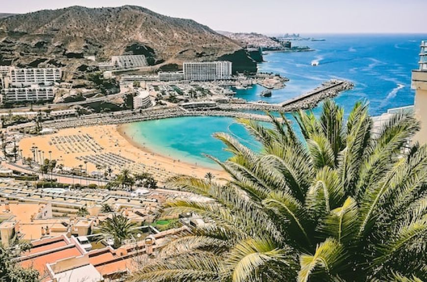 EXIMTUR: Agentie de Turism cu mii de oferte de vacanta